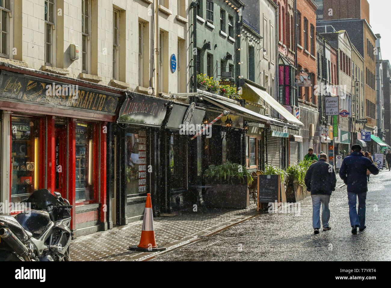 The streets of belfast hi-res stock photography and images - Alamy
