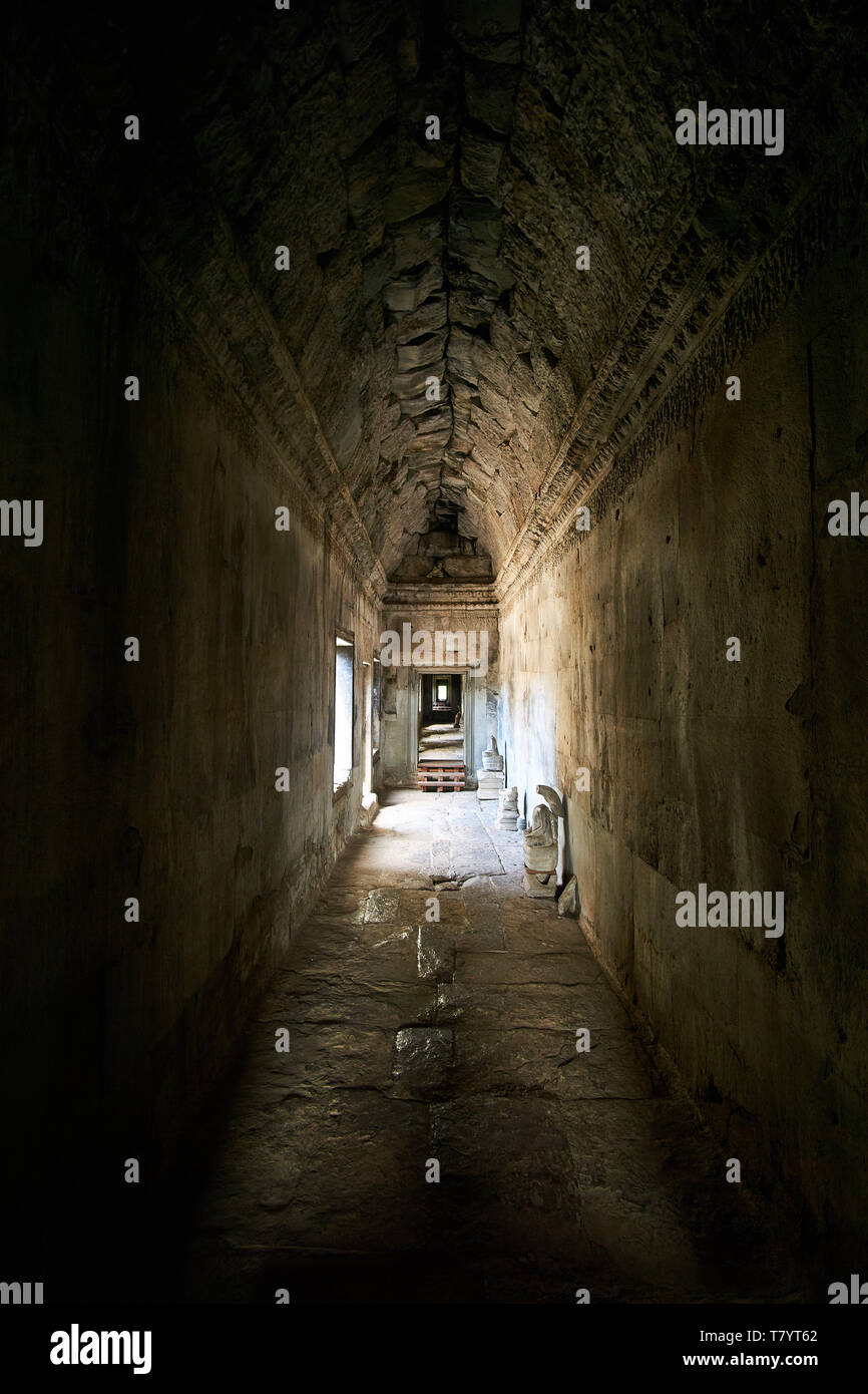 Corbel arch hi-res stock photography and images - Alamy