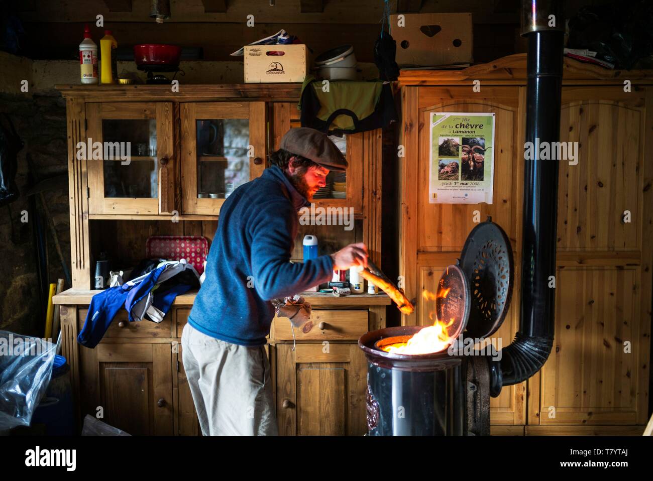Peasant kitchen hi-res stock photography and images - Alamy