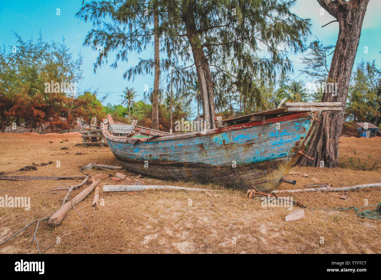 Old vintage wooden boat hi-res stock photography and images - Alamy