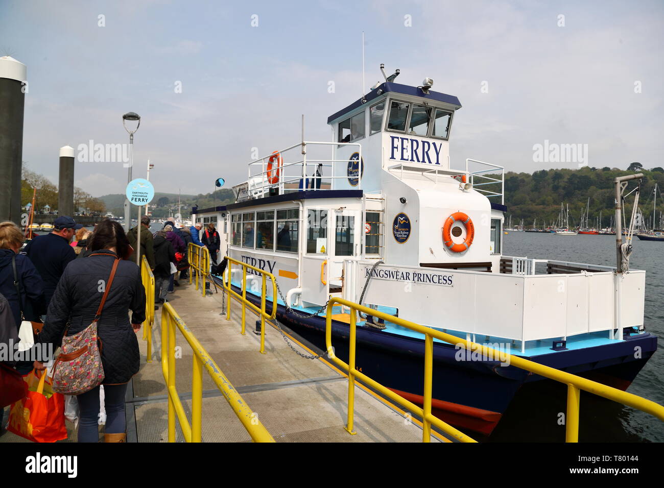 Kingswear to dartmouth ferry hi-res stock photography and images - Alamy