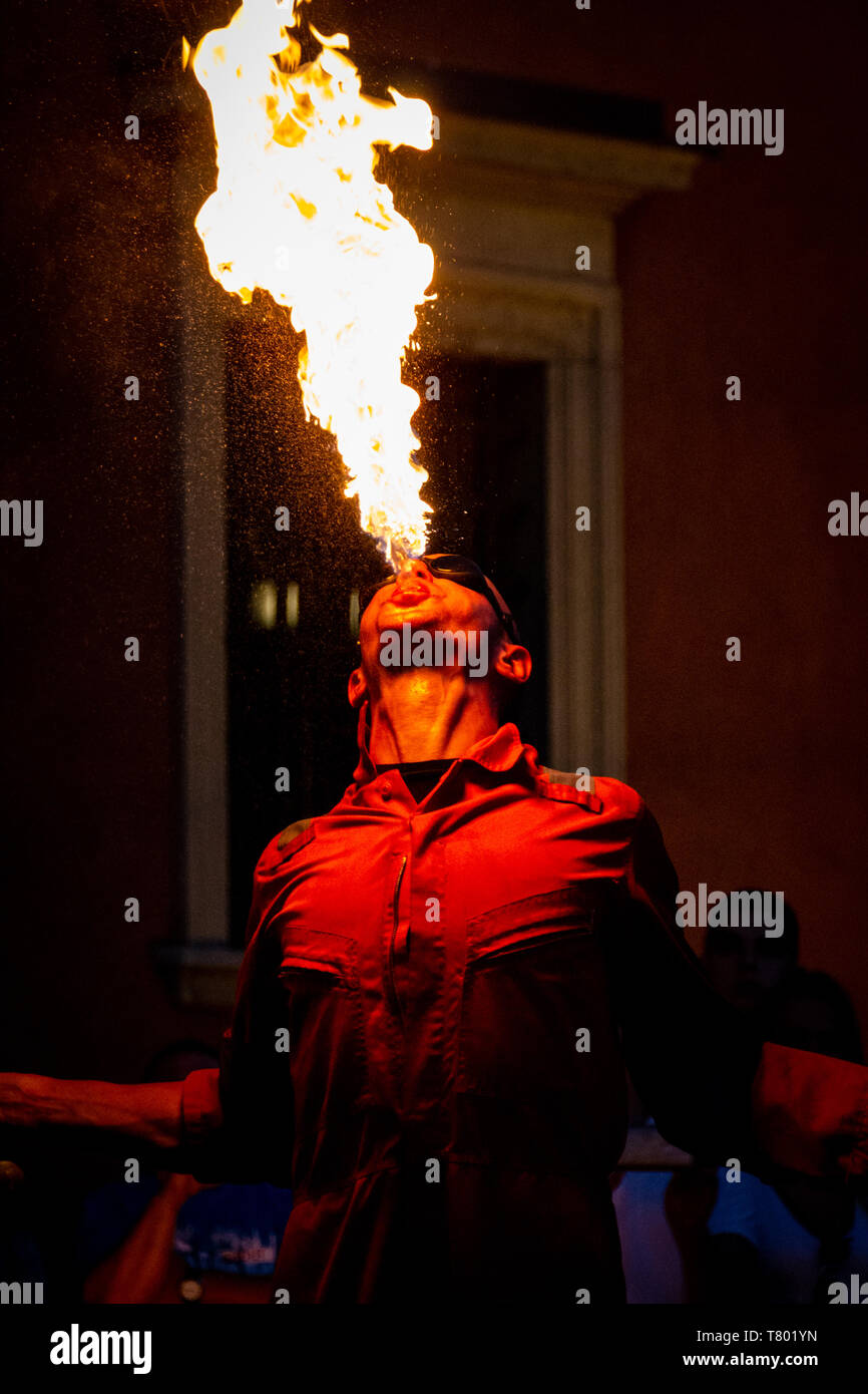 Person spitting hi-res stock photography and images - Alamy