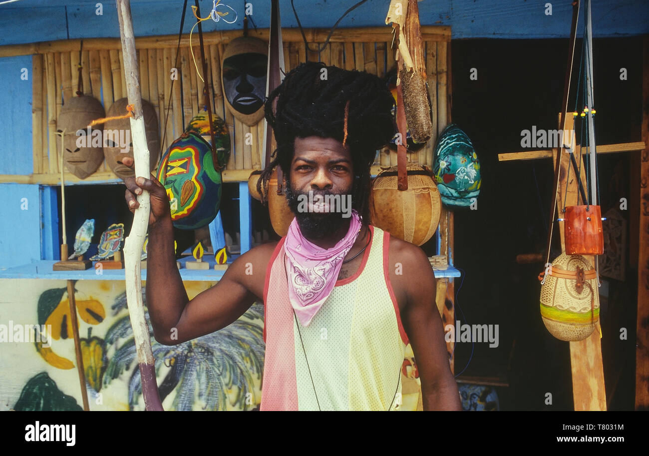 Artisan craft stall caribbean hi-res stock photography and images - Alamy