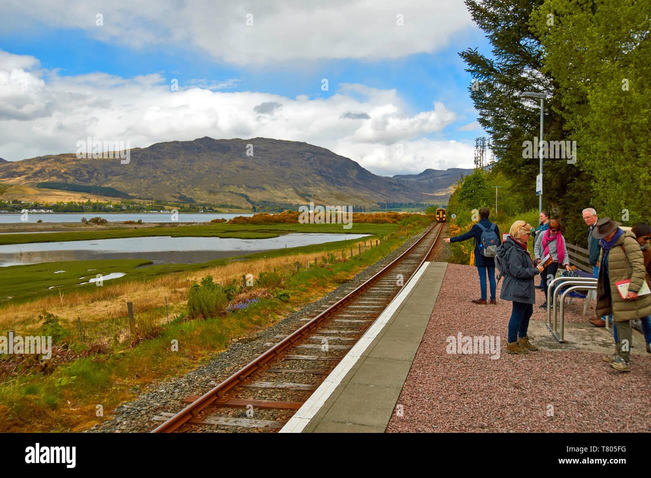 SCOTRAIL KYLE LINE INVERNESS TO KYLE OF LOCHALSH SCOTLAND THE TRAIN ...