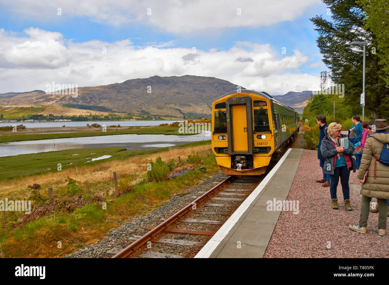 Platform train inverness train station hi-res stock photography and ...