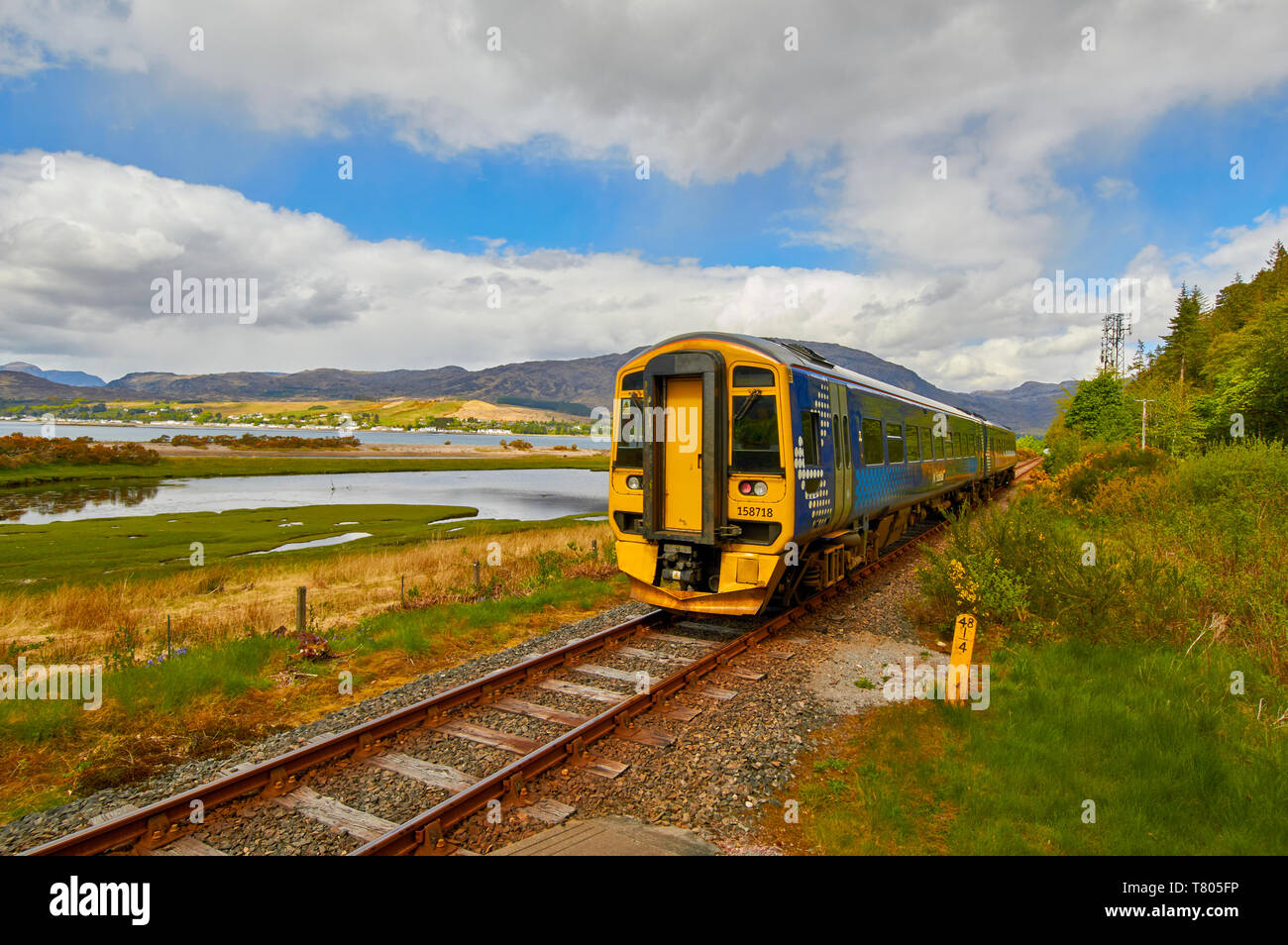 SCOTRAIL KYLE LINE INVERNESS TO KYLE OF LOCHALSH SCOTLAND TRAIN LEAVING ...
