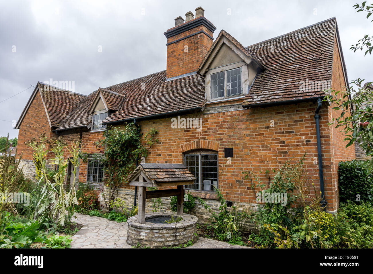 Mary Arden's House and farm in Wilmcote, Stratford Upon Avon ...