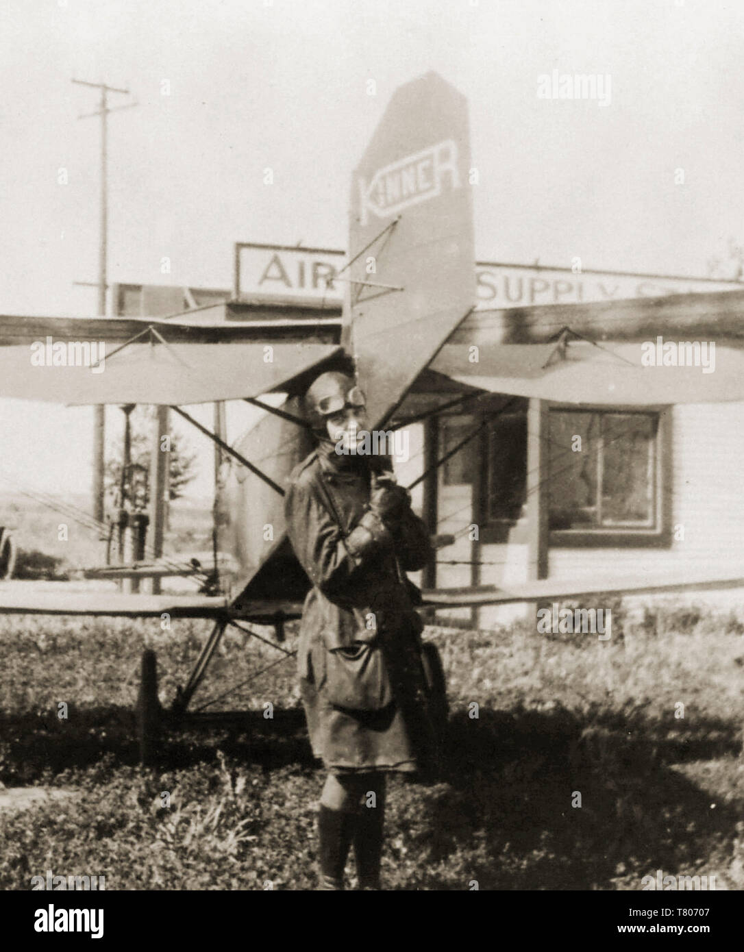 Amelia earhart plane hi-res stock photography and images - Alamy