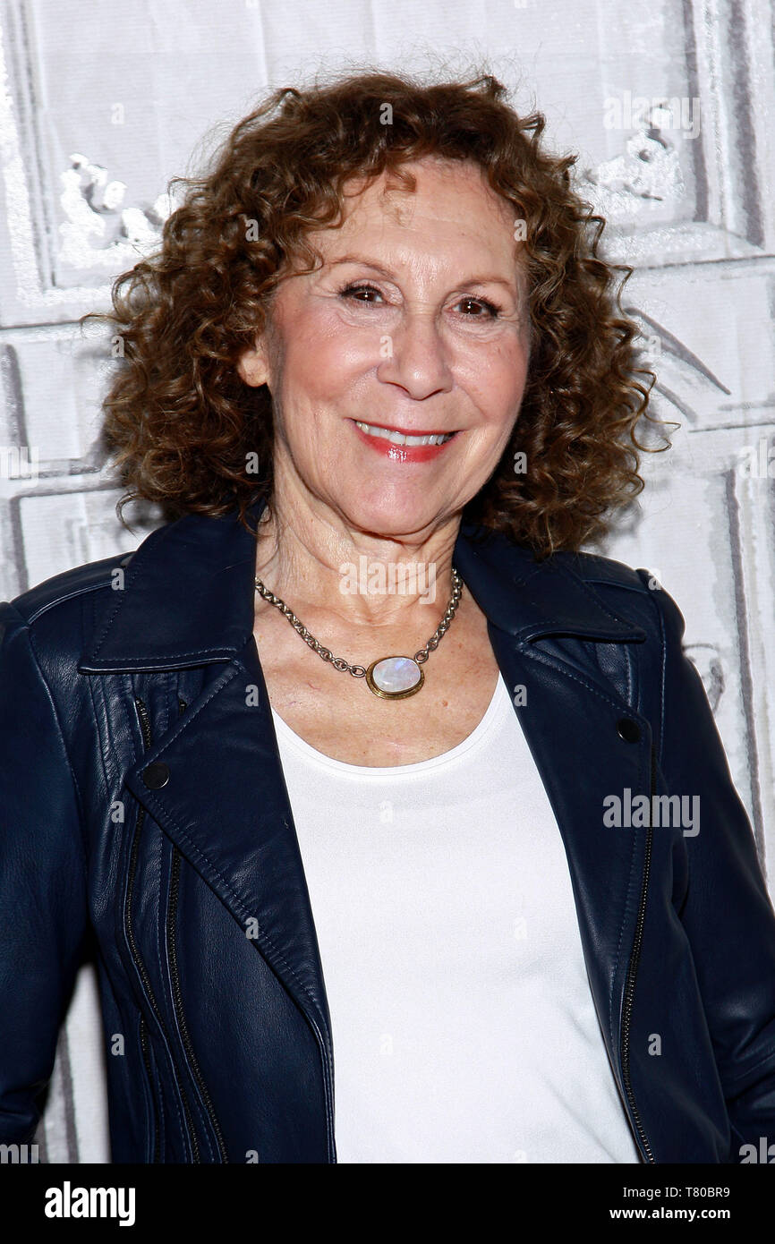 New York, USA. 9 May, 2019. Rhea Perlman at the BUILD Series with Rhea ...
