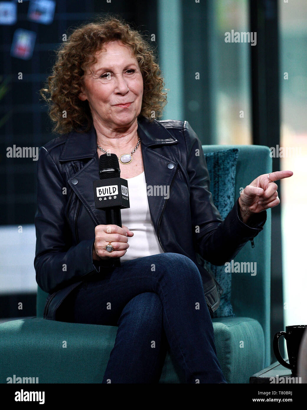 New York, USA. 9 May, 2019. Rhea Perlman at the BUILD Series with Rhea ...