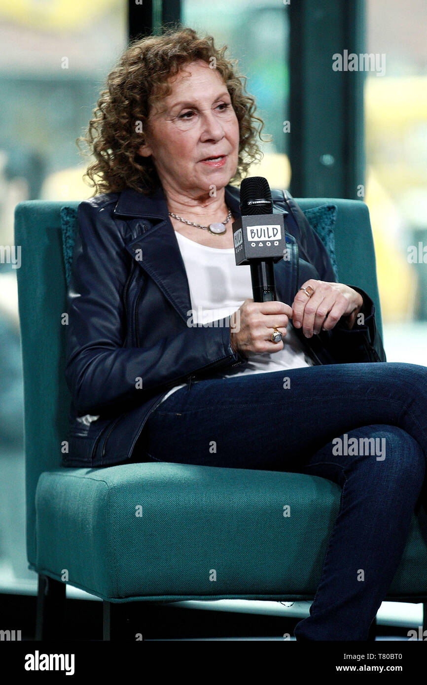 New York, USA. 9 May, 2019. Rhea Perlman at the BUILD Series with Rhea ...