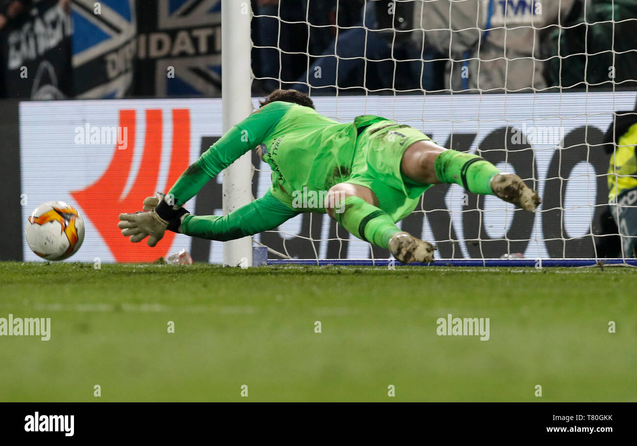London, UK. 9th May, 2019. Chelsea's Kepa Arrizabalaga saves the ...