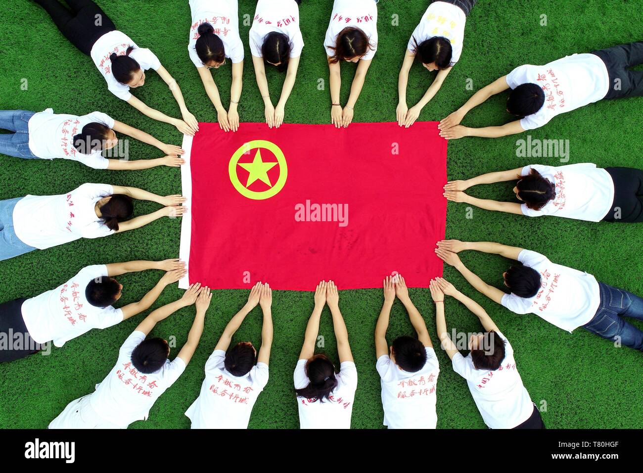 Laibin, Laibin, China. 10th May, 2019. Laibin, CHINA-Young people pose ...