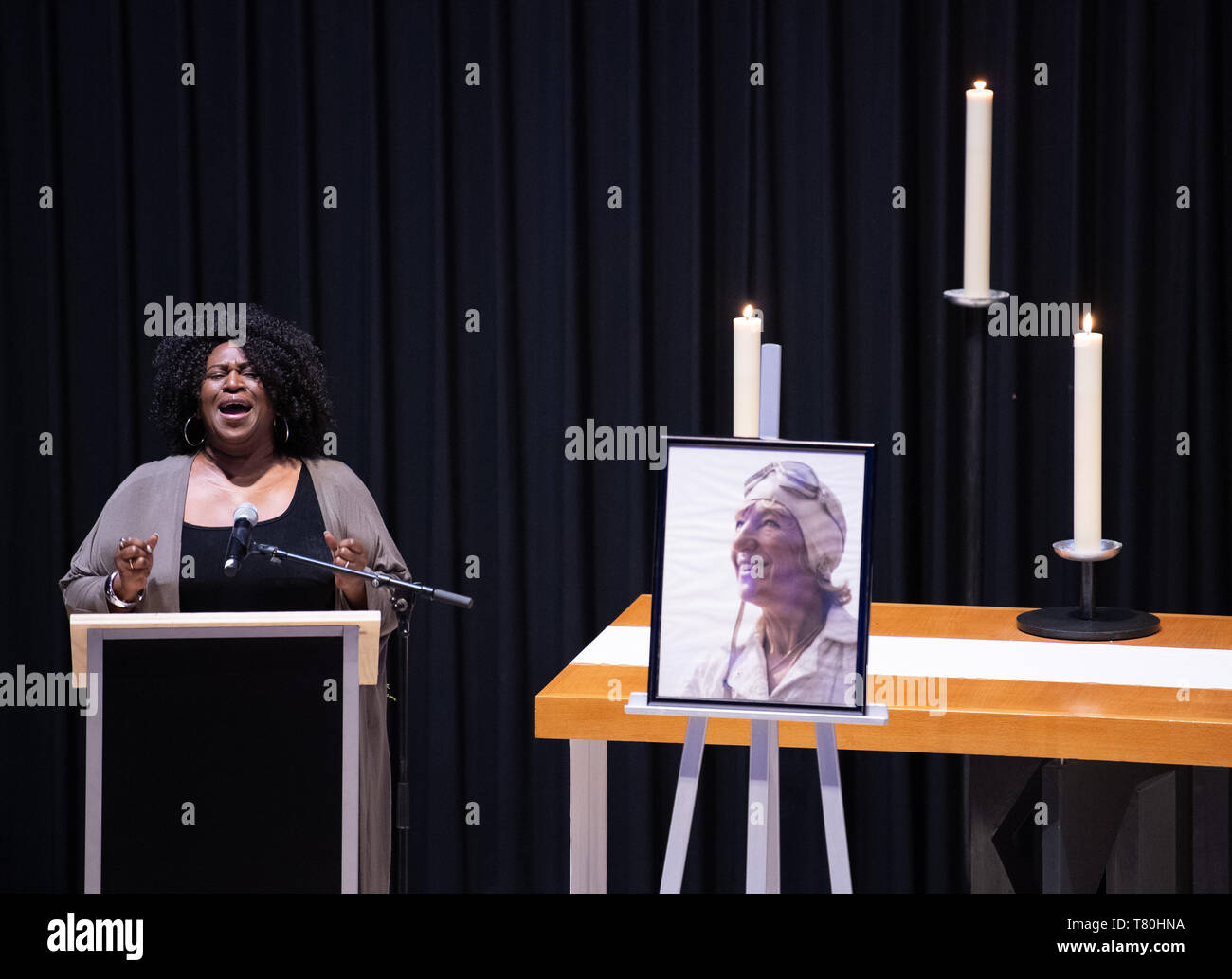 Berlin, Germany. 09th May, 2019. Ingrid Arthur sings during the ...