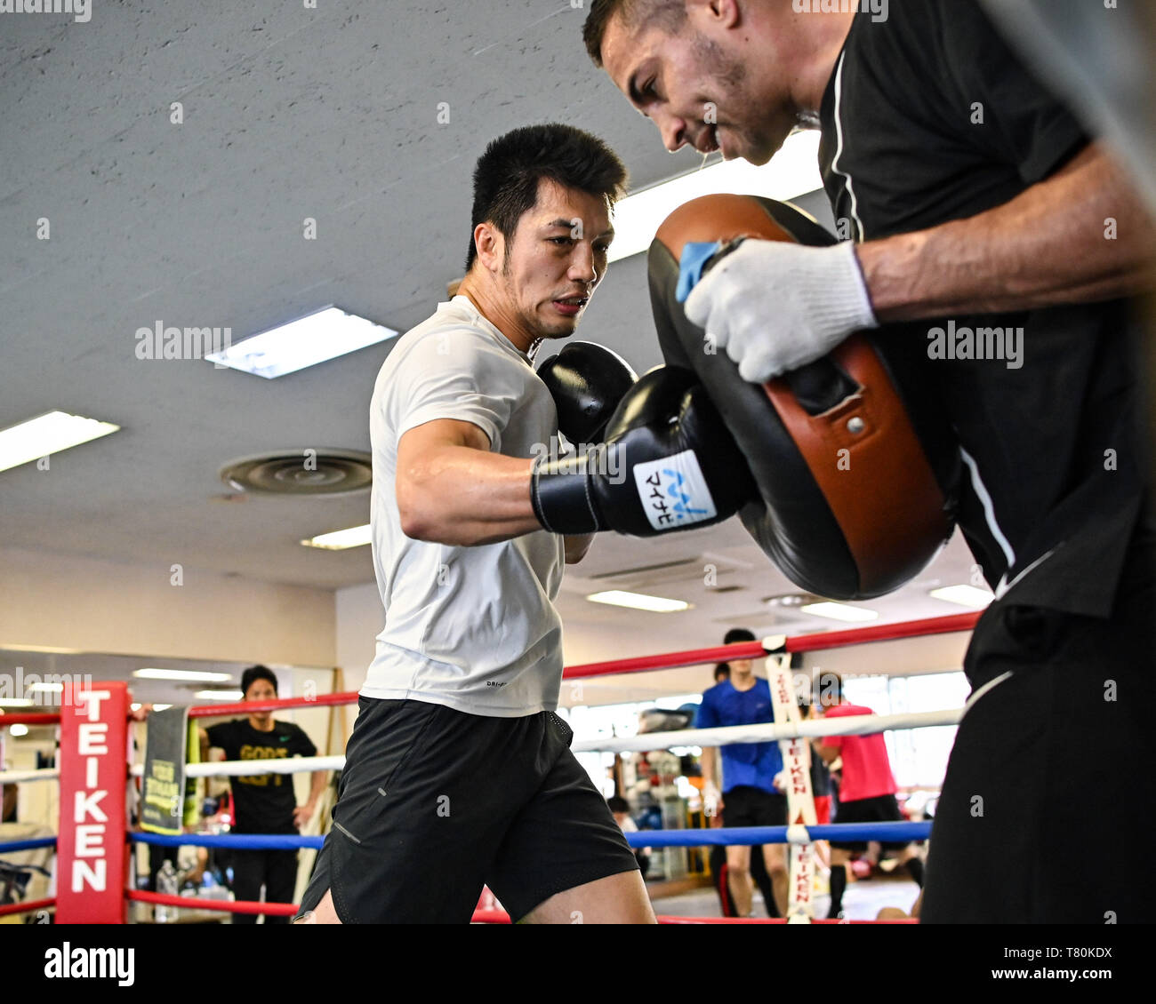 (R-L) Ryota Murata, Carlos Linares, MAY 9, 2019 - Boxing : Ryota Murata ...