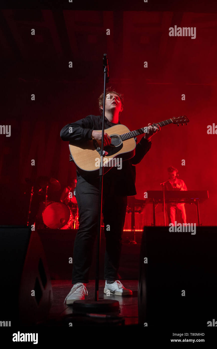 Lewis capaldi stage hi-res stock photography and images - Alamy