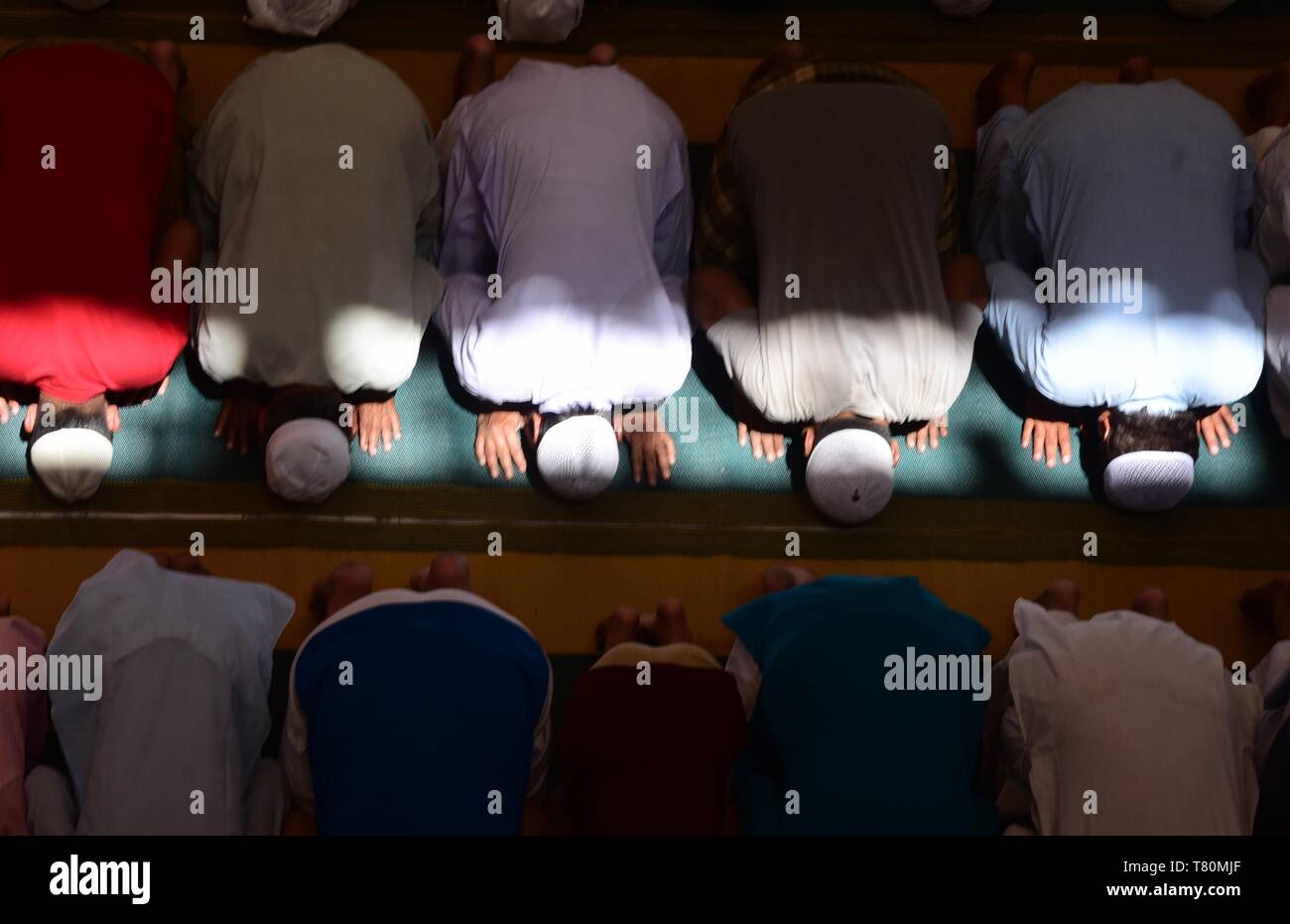 Friday may 10 hi-res stock photography and images - Alamy