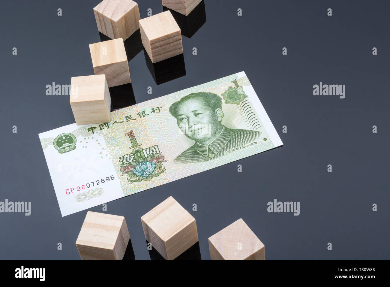 Falling money 2020 notes hi-res stock photography and images - Alamy