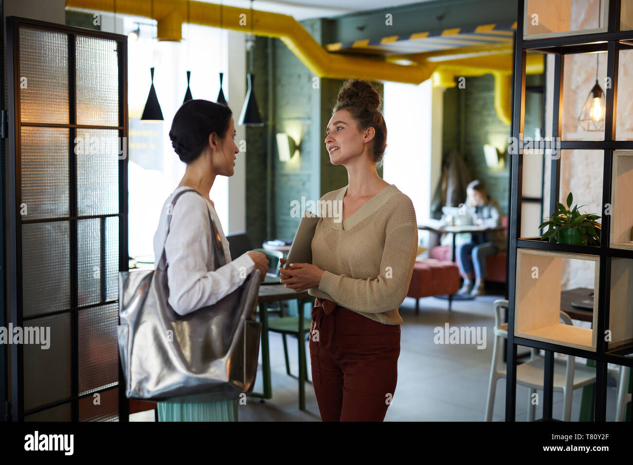 Cafe cafeteria hi-res stock photography and images - Alamy