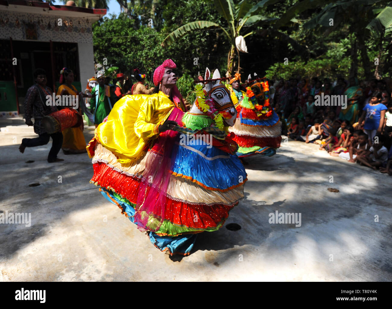 Dummy horse dance hi-res stock photography and images - Alamy