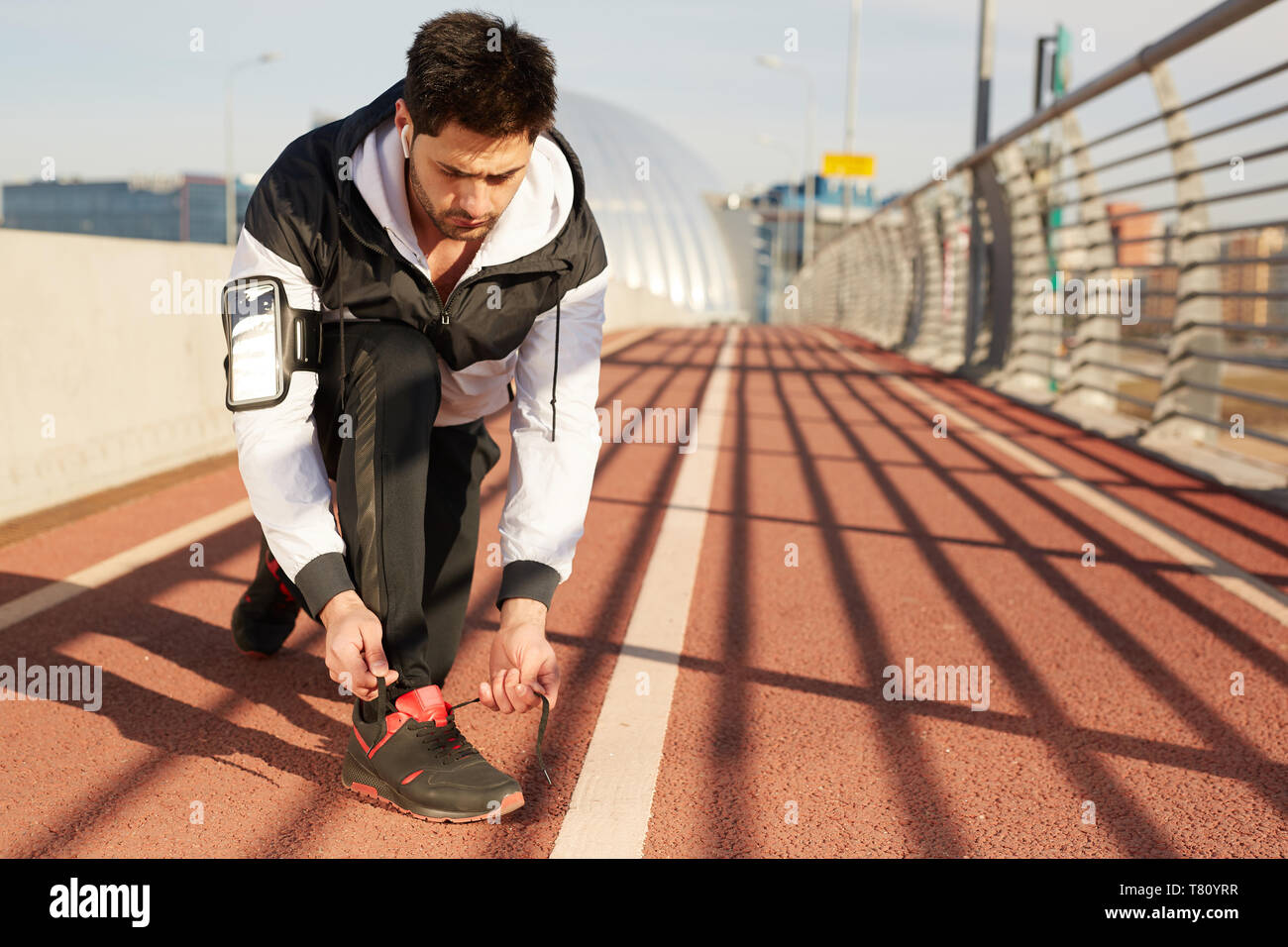 Jogger guy hi-res stock photography and images - Alamy