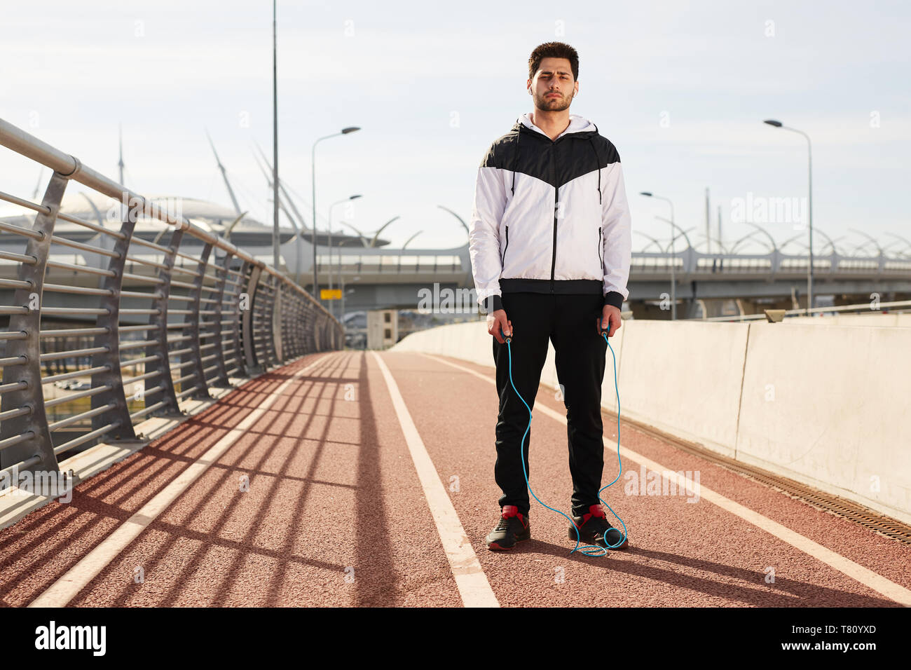 Man skipping rope hi-res stock photography and images - Alamy