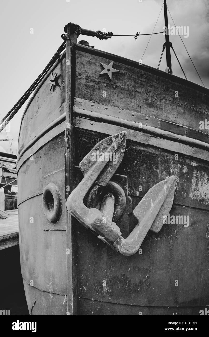 Black and white photo of a ship with an anchor in Amsterdam, the ...