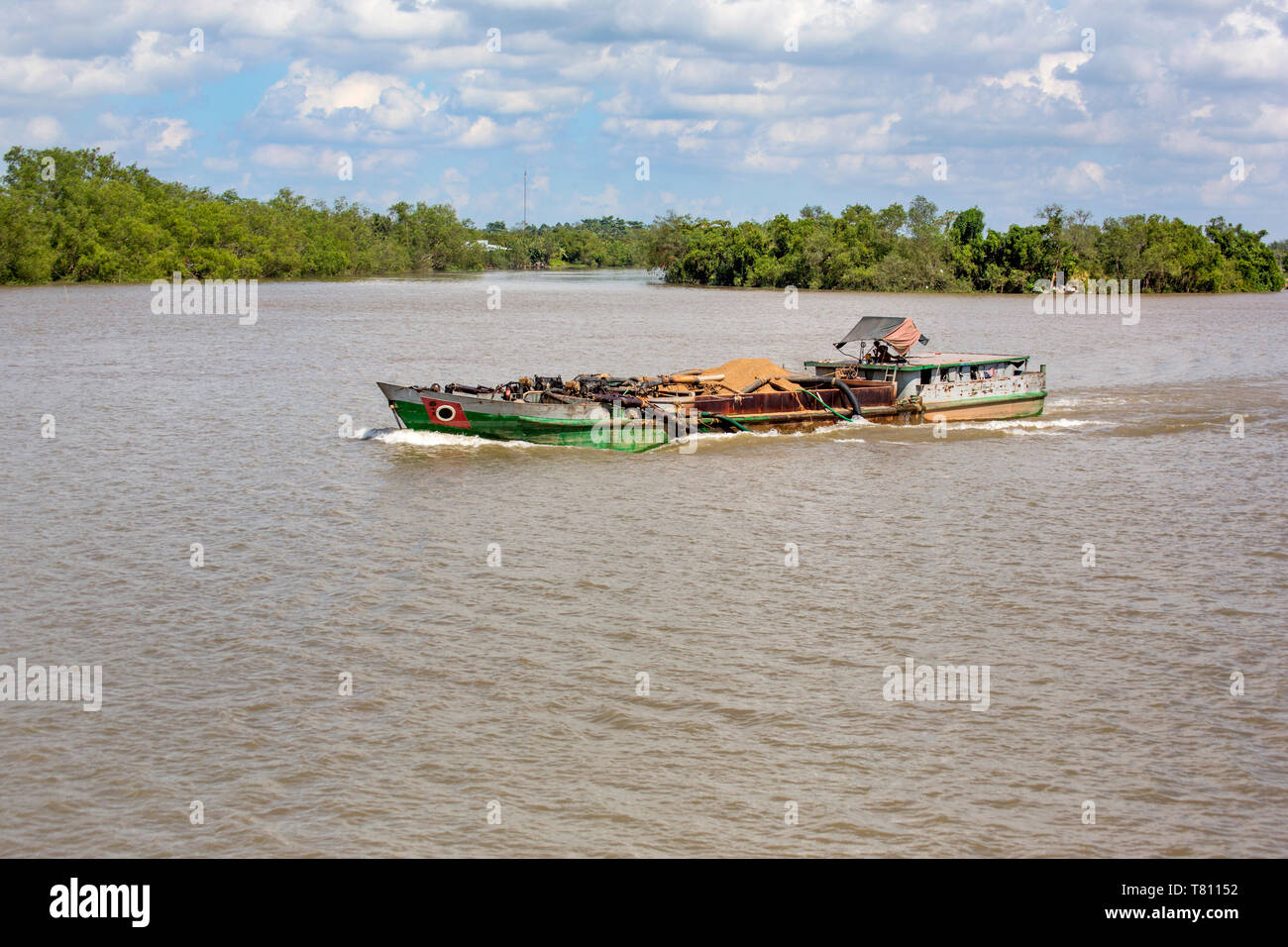 Trading boat hi-res stock photography and images - Alamy