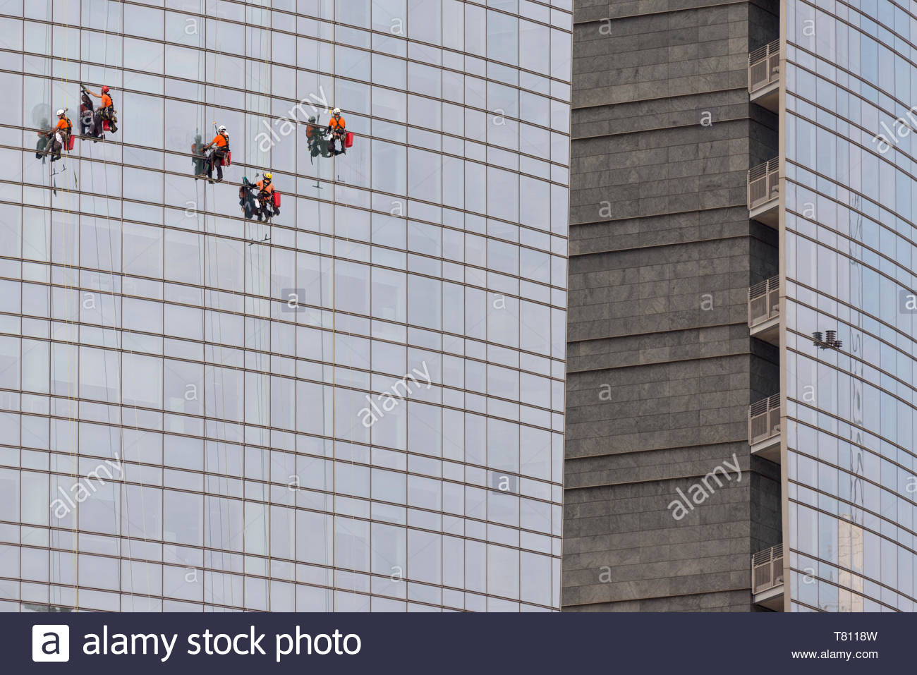 Rappelling Window Cleaner High Resolution Stock Photography and Images ...