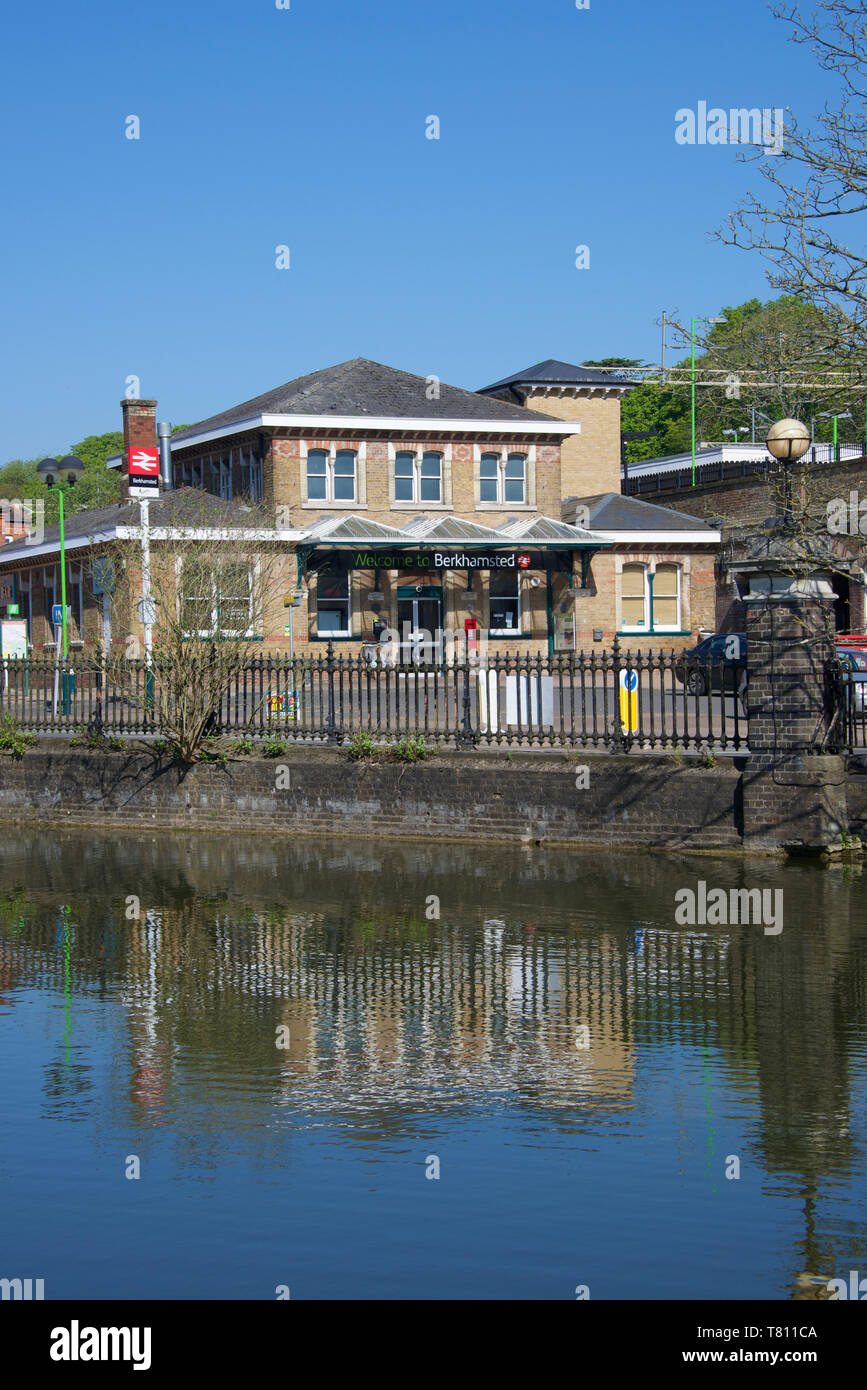 Berkhamsted station and canal Hertfordshire England Stock Photo - Alamy