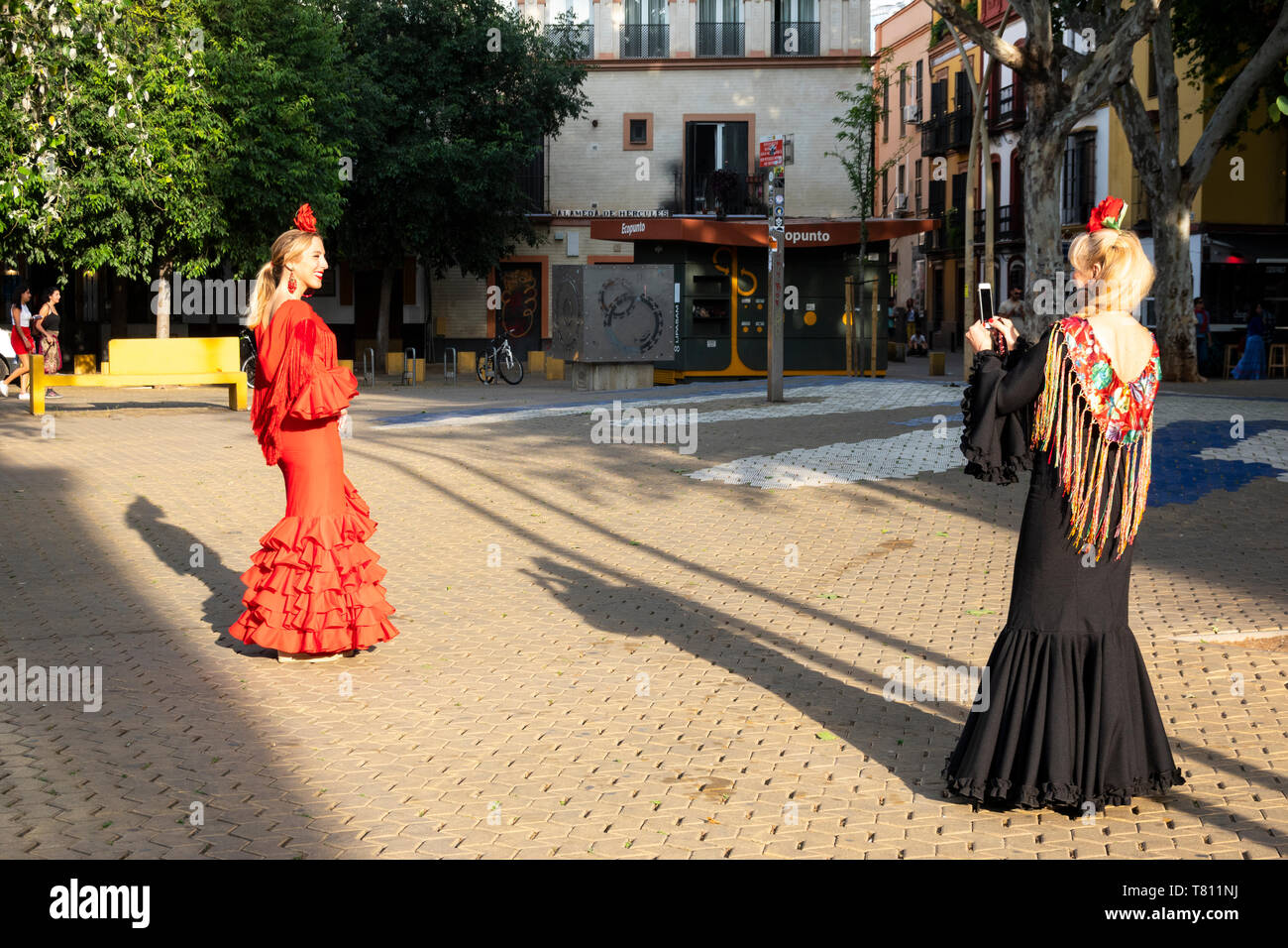 Two spanish women hi-res stock photography and images - Alamy
