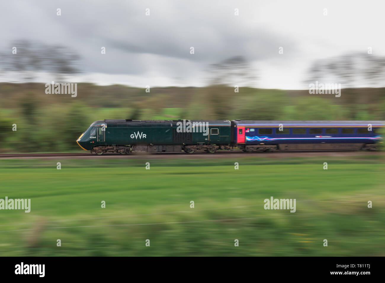 A Great western Railway high speed train (Intercity 125) speeding along ...