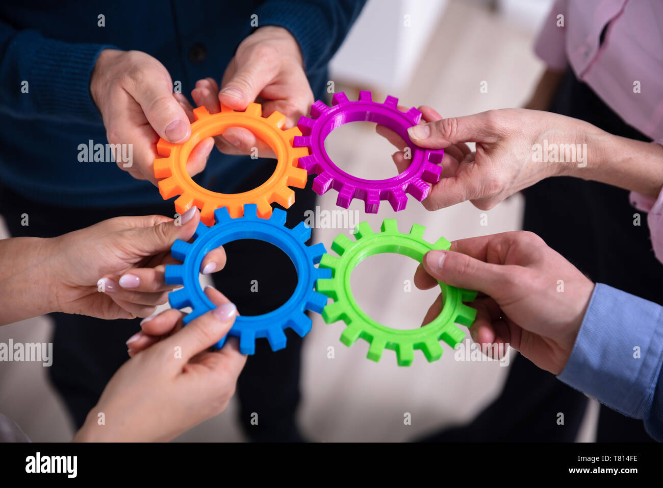 Partnership businesspeople hi-res stock photography and images - Alamy