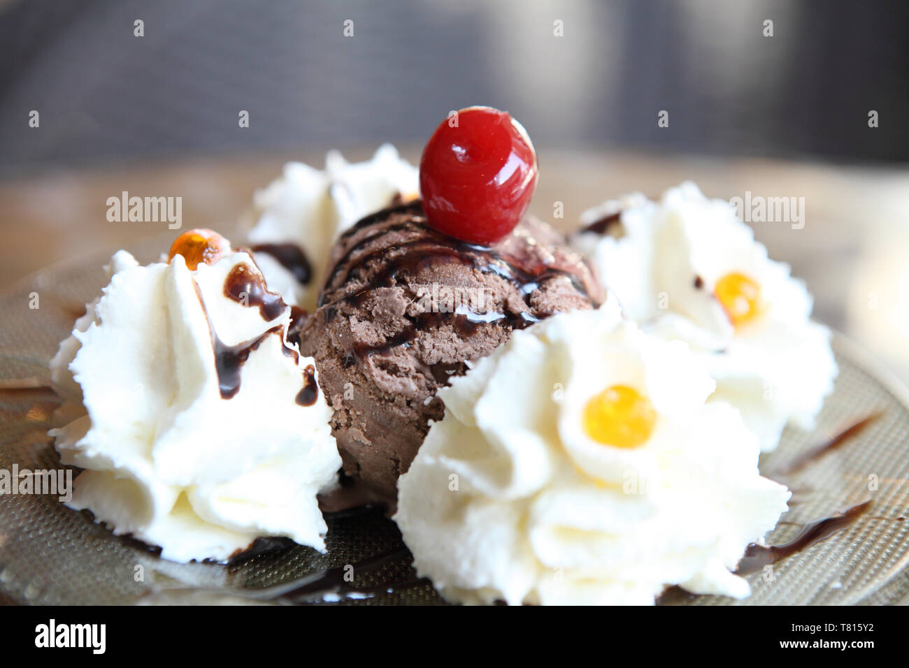 Melting icecream hi-res stock photography and images - Alamy