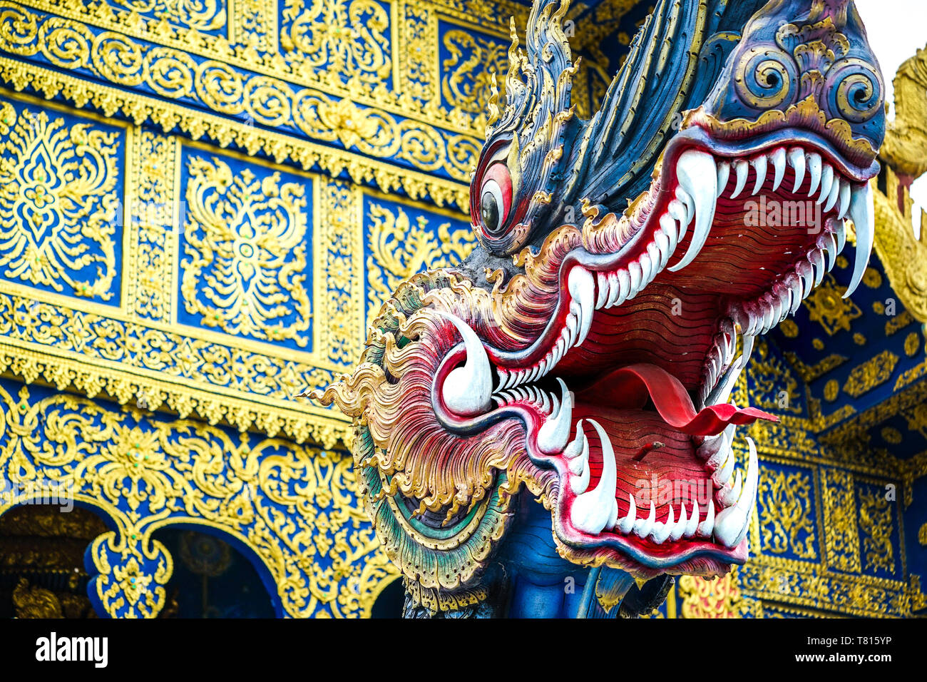 Statue in front snake temple hi-res stock photography and images - Alamy