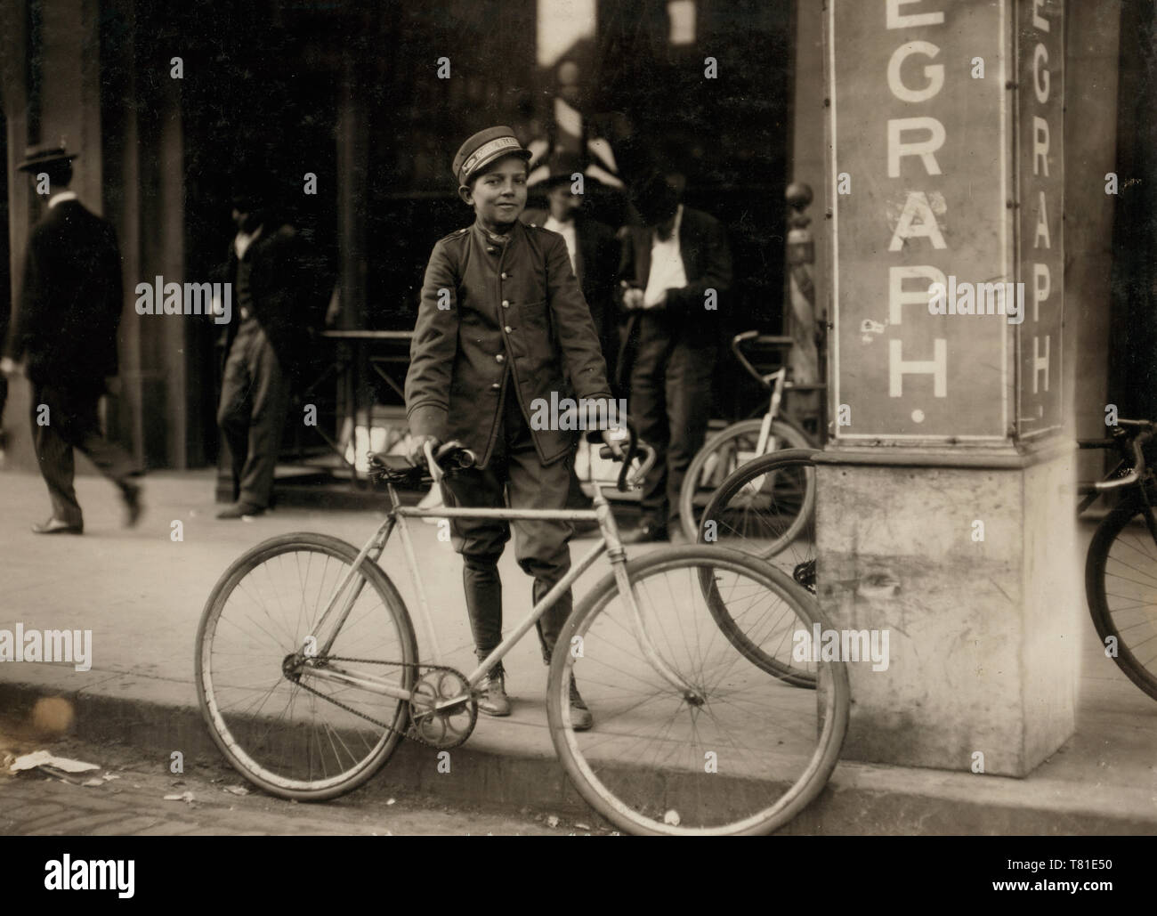 Messenger boy and bike hi-res stock photography and images - Alamy