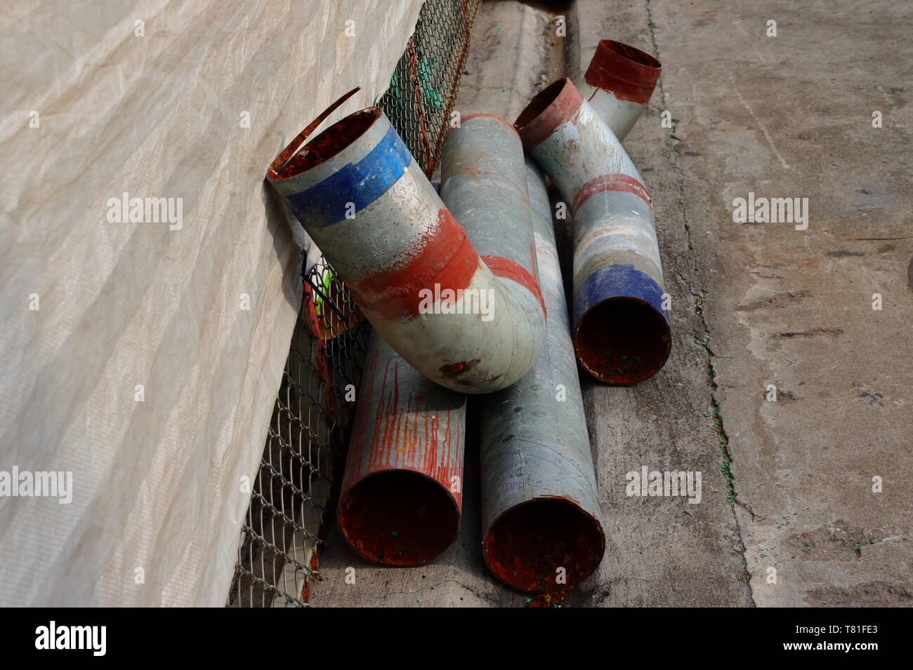 Silver pipes metal plumbing hi-res stock photography and images - Alamy