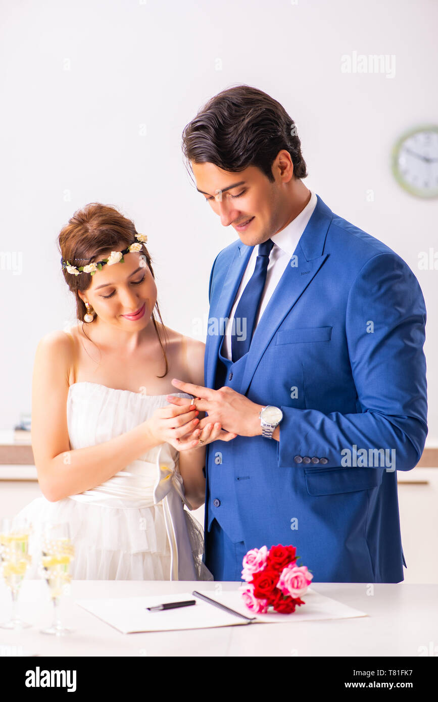 Wedding ceremony with wife and husband Stock Photo - Alamy