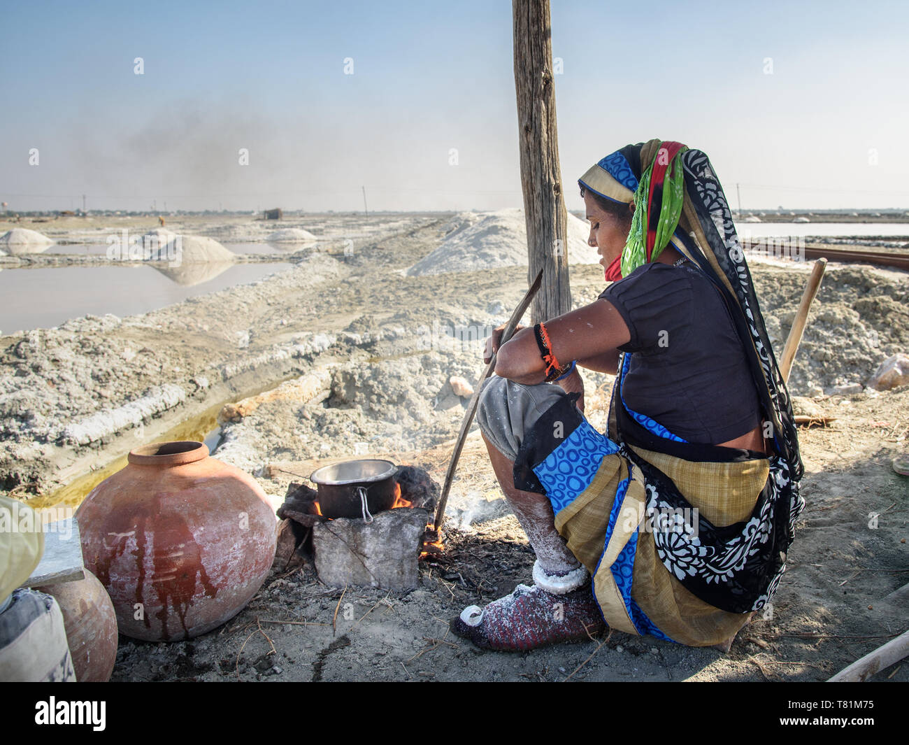 Tea pot fire hi-res stock photography and images - Alamy