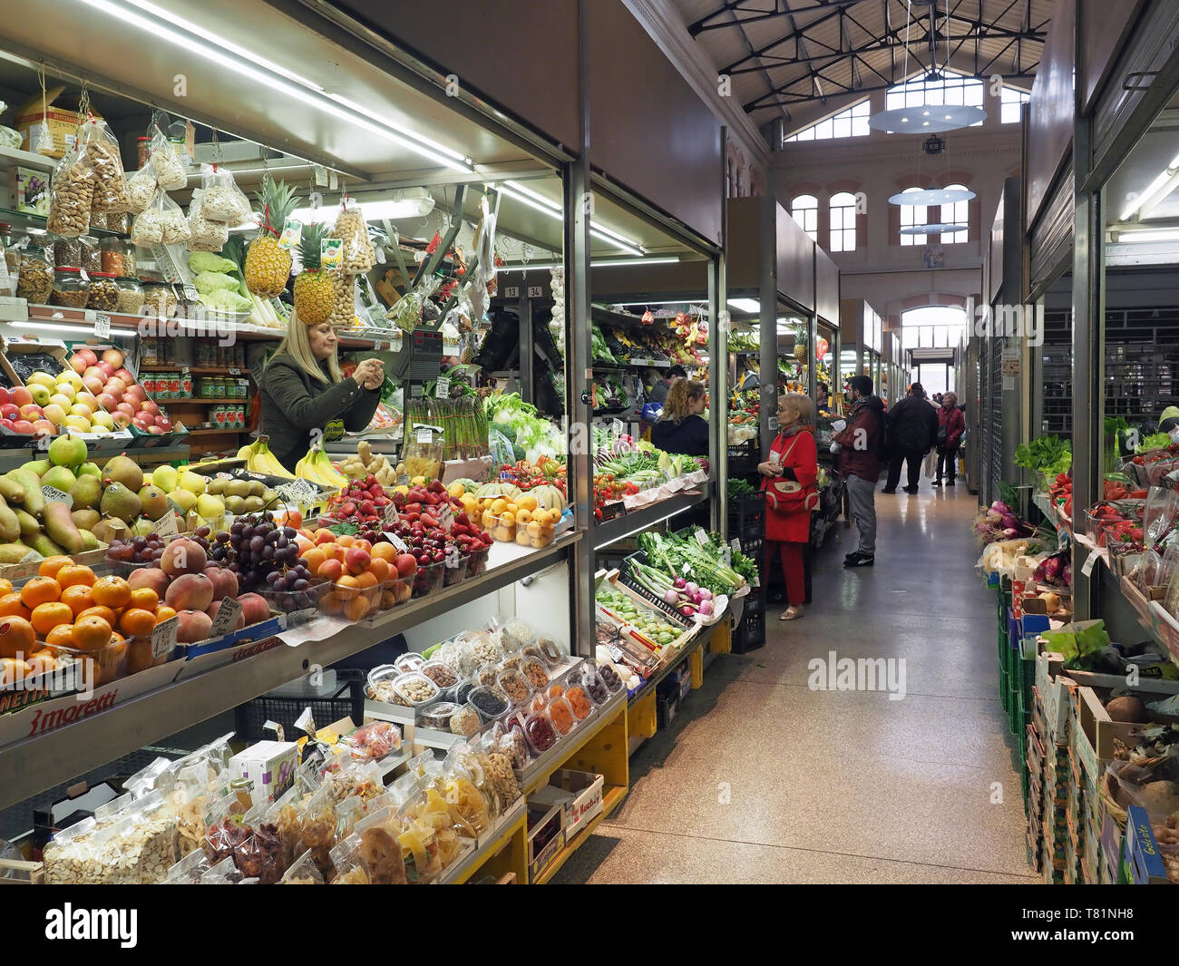 Mercato delle erbe bologna hi-res stock photography and images - Alamy Mercato delle erbe bologna hi-res stock photography and images - Alamy