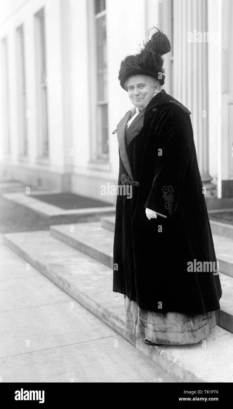 Women doctor 1800s hi-res stock photography and images - Alamy