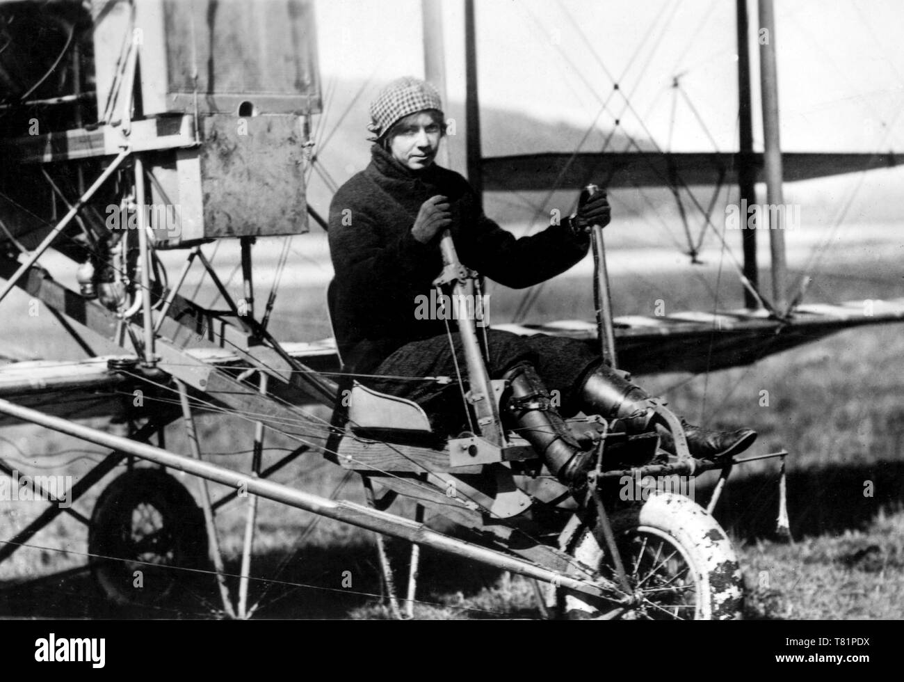 Ruth law aviatrix hi-res stock photography and images - Alamy