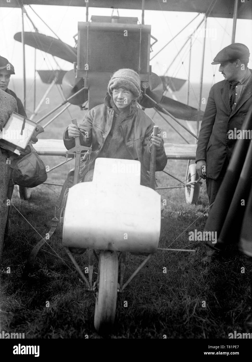 American aviation service hi-res stock photography and images - Alamy