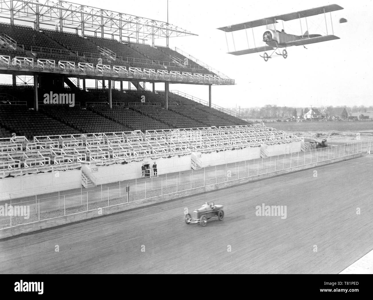 NYC, Katherine Stinson Racing Dario Resta, 1916 Stock Photo - Alamy