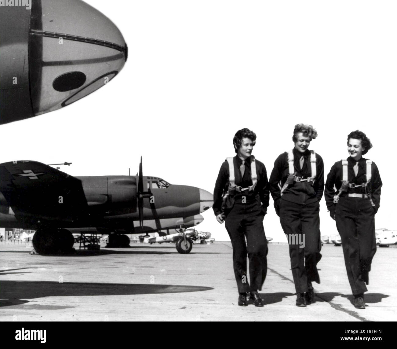 Female pilots wwii hi-res stock photography and images - Alamy