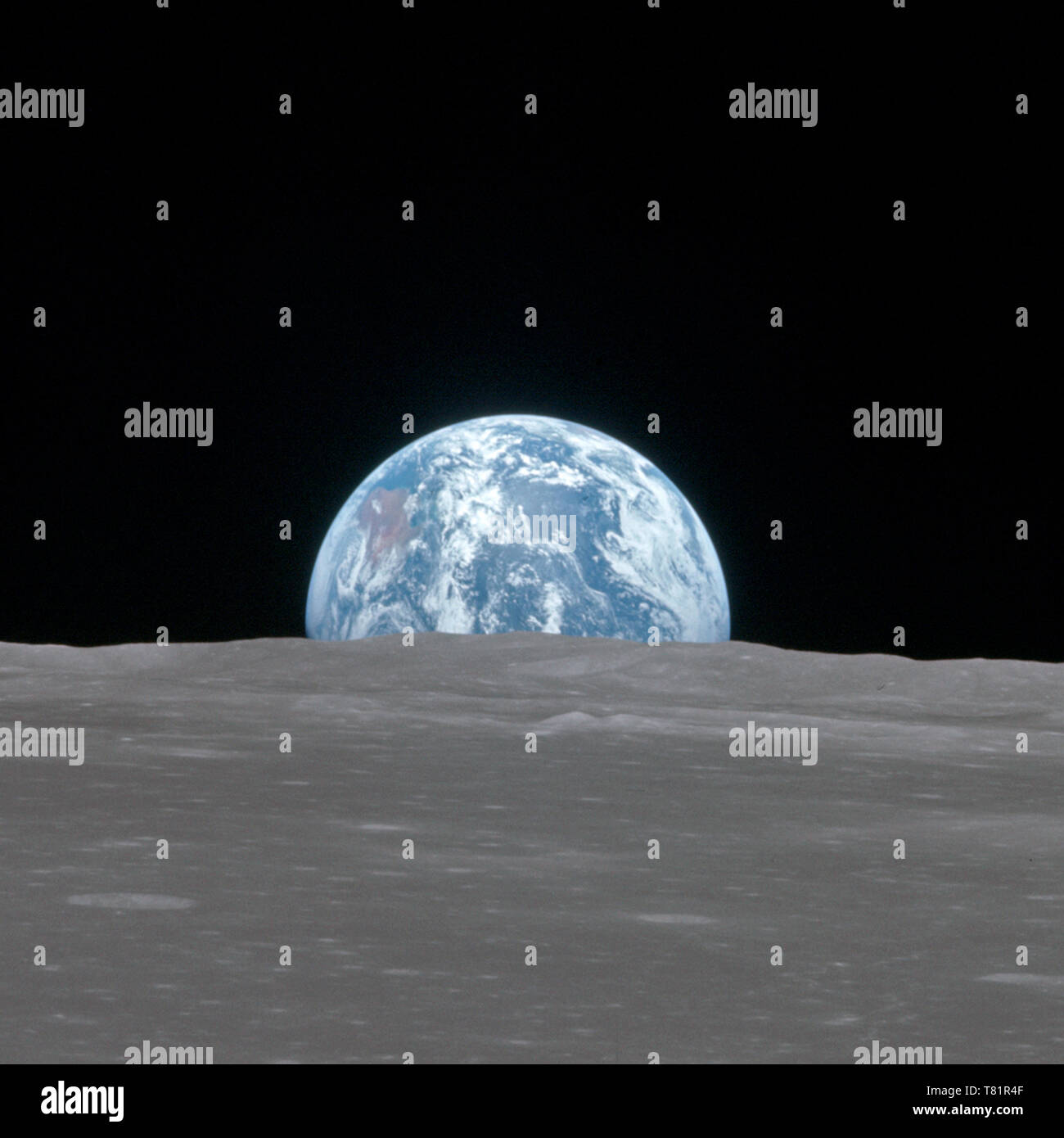 Earthrise apollo 11 hi-res stock photography and images - Alamy