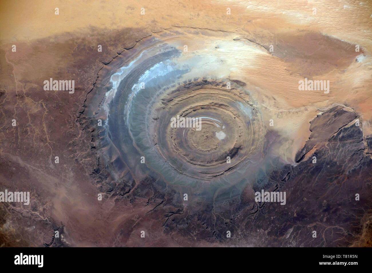 Richat structure, mauritania hi-res stock photography and images - Alamy