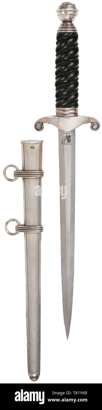 A dagger M 38 for leaders of the railway water protection. Maker ...