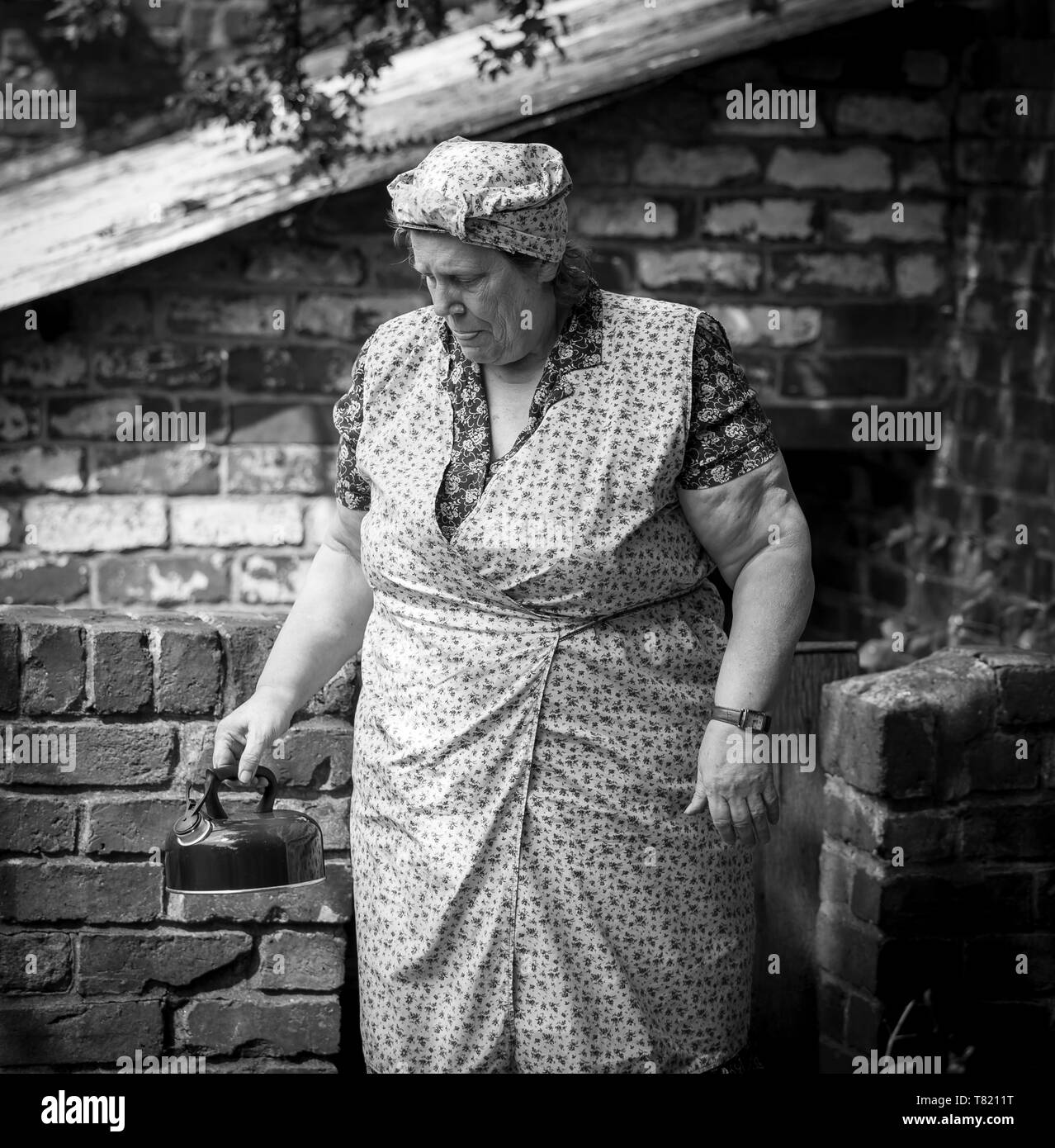 Housewife Black and White Stock Photos & Images - Alamy