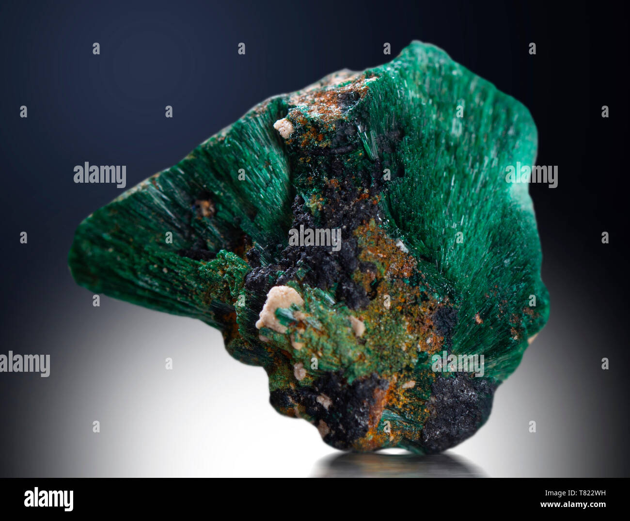 Malachite sphere hi-res stock photography and images - Alamy